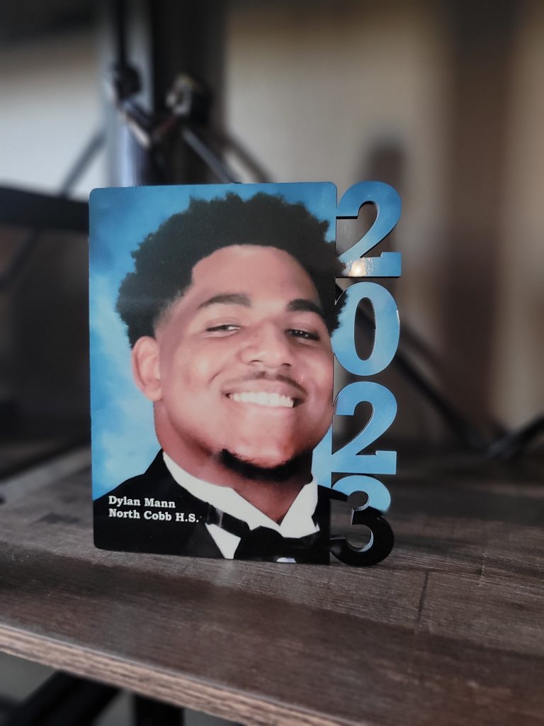 2023 Personalized Frame – Dacia’s Designs